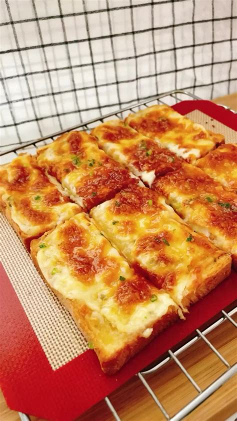 ขนมปังกระเทียมชีส เนยน้ำผึ้ง หอม อร่อย ชีสยืด Reels ขนมปังกระเทียม ชีส Mommy Yummy Mommy