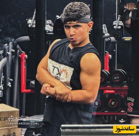 پسر هادی چوپان با پرس سنگین سینه پدرش را در آمریکا سورپرایز کرد فیلم