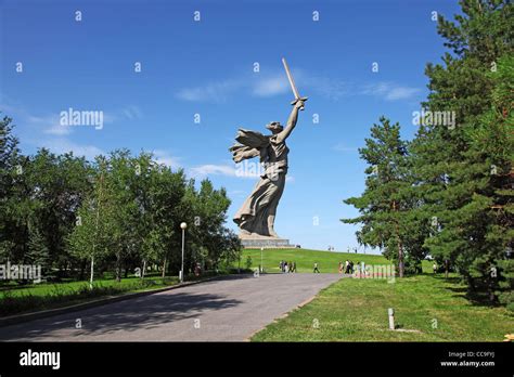 Statue of Mother Russia (Rodina-Mat', or "Motherland calls" ) on Stock ...
