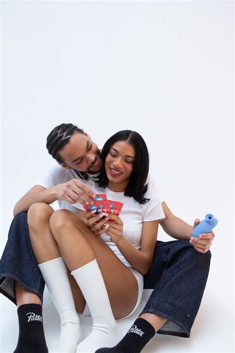 How To Stay Focused And Avoid Distraction During Sex The Oh Collective