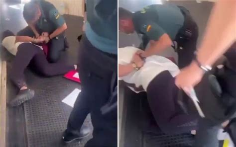 Jewish Campers Kicked Off Spanish Airline Chaperone Handcuffed For