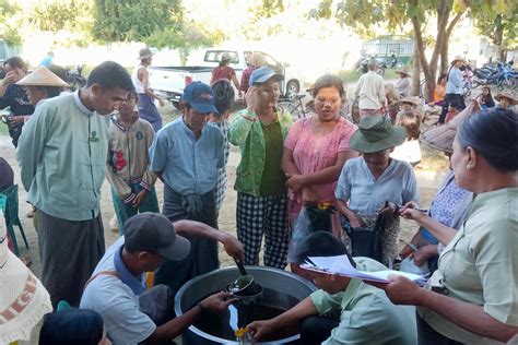 ကံမမြို့နယ်တွင် ပြည်သူများအား စားအုန်းဆီများ ဈေးနှုန်းချိုသာစွာဖြင့် ဆက်လက်ရောင်းခ