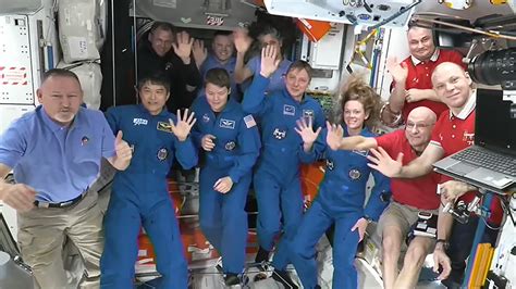 Dragon Crew Entre Dans La Station Et Rejoint Expedition 72 Crew Ufrc