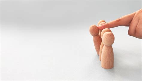 인적 자원 및 사업 개발 개념 손으로 나무를 선택하는 사업가 그림 개념에 대한 스톡 사진 및 기타 이미지 개념 개발 개체 그룹 Istock