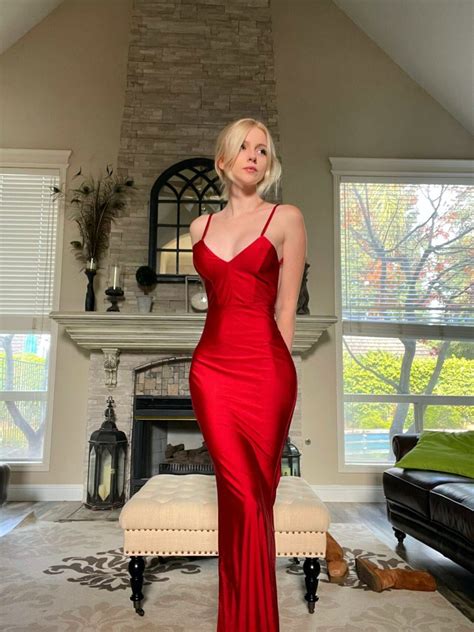 전신이 무기인 트위치 엘프누나