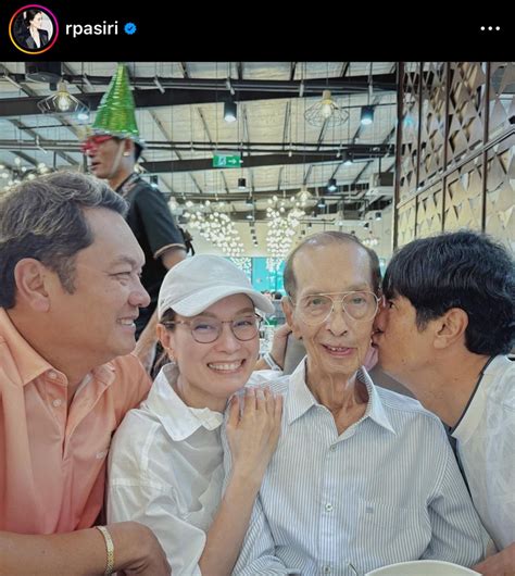 “อุ๋ม อาภาศิริ” เผยข่าวเศร้า คุณพ่อจากไปในวัย 94 โพสต์ซึ้งฝากกอดแม่ด้วย