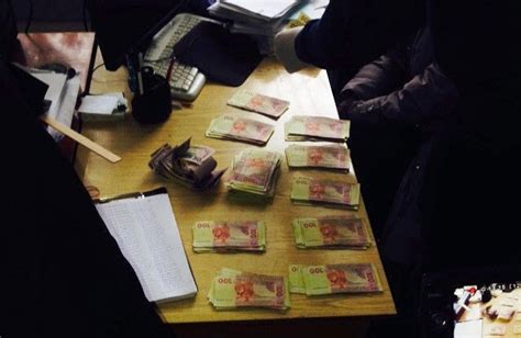 На Полтавщині чиновник взяв 4500 доларів за виділення землі Полтавщина