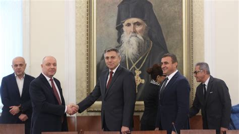 Мислим в една посока ДПС се срещна с Габровски и не отхвърли да даде подкрепа за кабинет на ГЕРБ