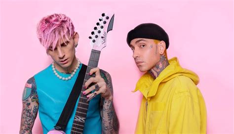 ნახეთ Machine Gun Kelly და Blackbear კლიპს Make Up Sex ავრცელებენ Billboard Georgia ბილბორდ