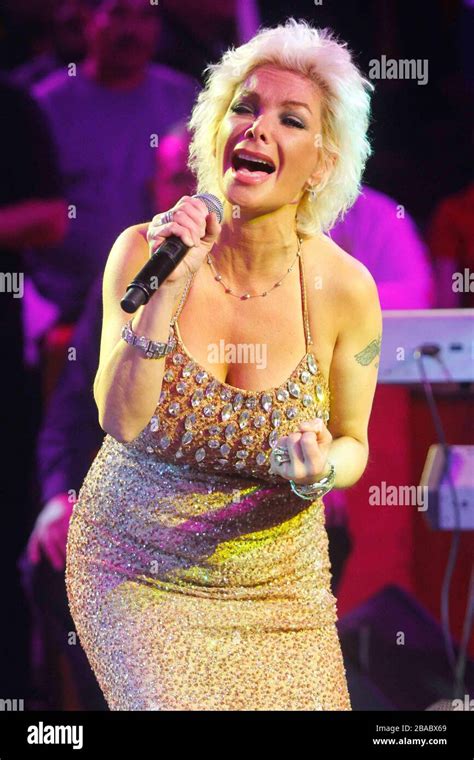 La Cantante Marisela Durante Su Concierto En El Palenque De La Feria