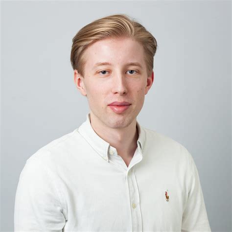 lukas frei medium
