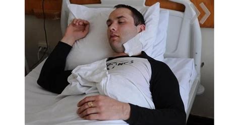 Любовен триъгълник накара студент да забие чаша в лицето на колега