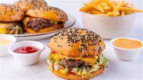 Mcduck Černý Most Delicious Burgers Prepared With Love 🦆🍔 Prague