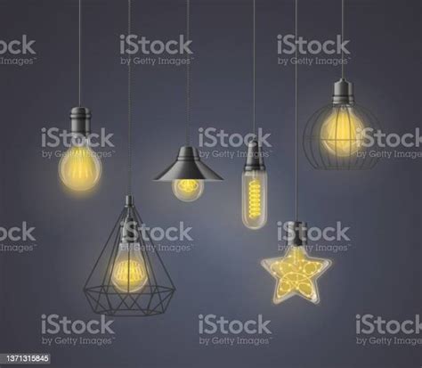 로프트 스타일 장식을위한 현실적인 전구 매달려 빈티지 세트 케이블에 대한 스톡 벡터 아트 및 기타 이미지 케이블 투명한