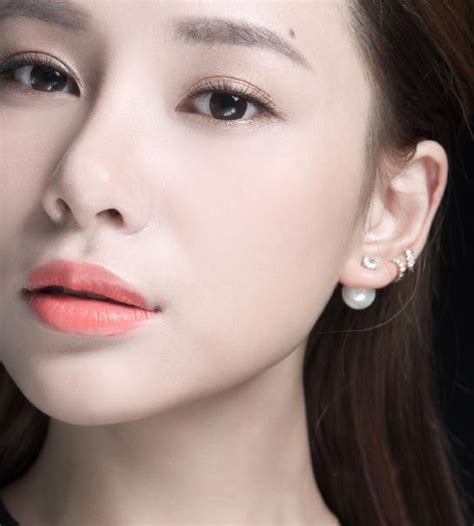 女演员冯若绮五官精致优雅气质写真 搜狐大视野 搜狐新闻