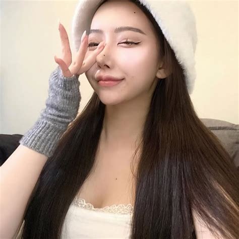 𝜗𝜚 Ol Cr Ols • Threads Say More