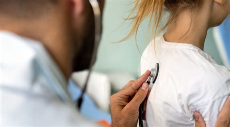 პირველად მსოფლიოში 15 წლის მოზარდს კოვიდ 19 ის საფუძველზე ხმის იოგების