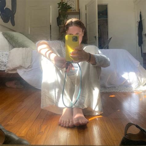 Caroline Pennell Feet