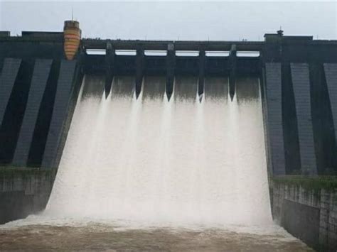 Maharashtra Floods क्युसेक क्युमेक निळी रेषा लाल रेषा म्हणजे काय