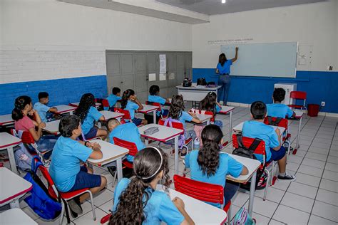 Escolas Da Rede Municipal Recepcionam Cerca De 15 Mil Alunos No Retorno