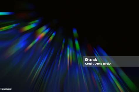 네온 다채로운 선 검정 배경 밝은 파란 녹색 빨간 줄무늬 패턴 프리즘에 대한 스톡 사진 및 기타 이미지 프리즘 빛 조명 장비 Istock