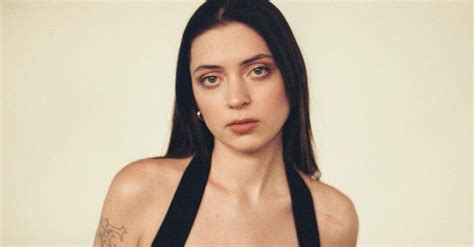 Lizzy Mcalpine Announces New Album ‘older Shares New Single
