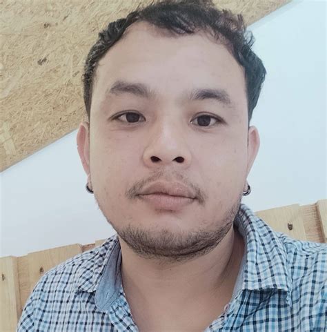 คิดเห็นอย่างไร สาวไทยใจถึงไม่สนดาวบนบ่า ขอพูดถึงนายทหารคนนี้ สาวไทย ทหาร ผู้บังคับบัญชาทหาร