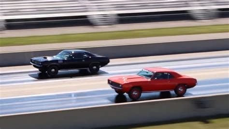 1971 Hemi ‘cuda Vs 1969 Camaro Zl1