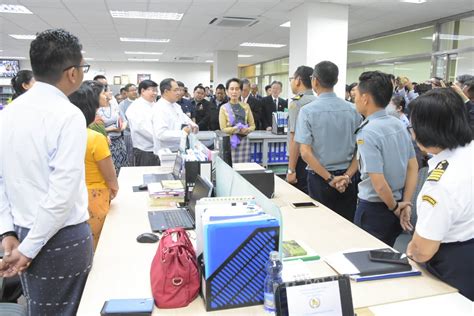 Dvb နိုင်ငံတော်၏အတိုင်ပင်ခံပုဂ္ဂိုလ် သီလဝါစက်မှုဇုန်ရှိ စက်ရုံများကိုသွားရောက်ကြည့်ရှု ဓာတ်ပုံ