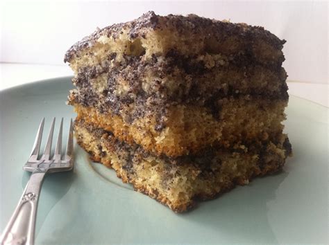 Рецепт: Бисквитный торт с творожно-маковой прослойкой | Первый ...