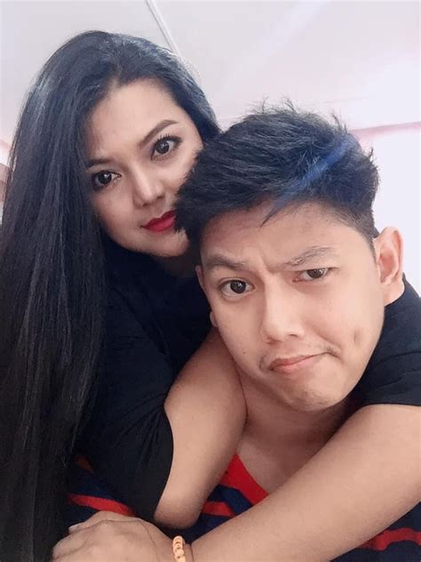 လမစေ့ဘဲရေမွှာပေါက်ခဲ့တာကြောင့်ဆေးရုံတက်နေရတဲ့ဇနီးဖြစ်သူရဲ့ကျန်းမာရေးအခြေအနေကိုစိုးရိမ်နေတဲ့ မေထ