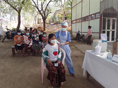 ဖားဆောင်းမြို့နယ်တွင် အသက် ၁၂ အထက်ကျန်ရှိသော ကျောင်းသား၊ ကျောင်းသူများအား ဒုတိယအသုတ် ဒုတိယ အက