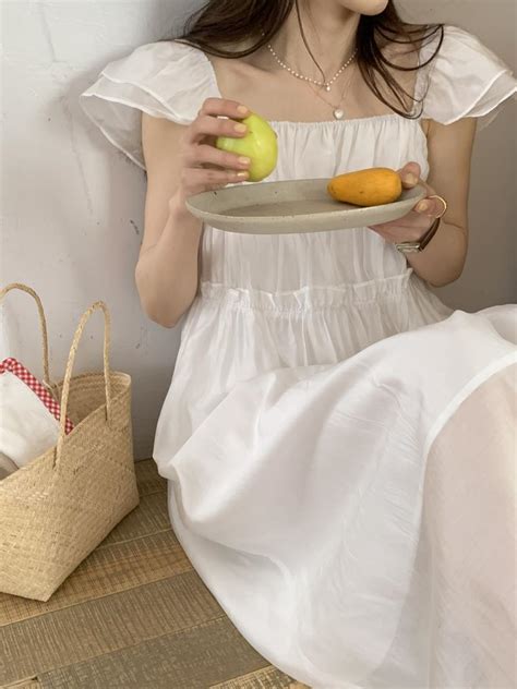 베이지하루 화이트 롱 원피스 드레스 스퀘어넥 스모크 밴딩 퍼프 러플 주름 원피스 귀여운 볼륨 러블리 봄 여름 간절기 바캉스룩 리조트룩 휴양지옷 데일리룩 홈웨어 내추럴 심플