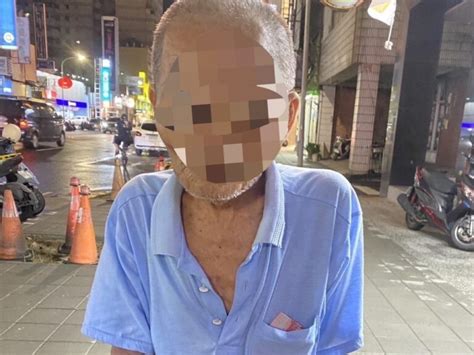 杵傘老翁夜間迷途 八掌警助與家人重逢 奧丁丁新聞 Owlnews
