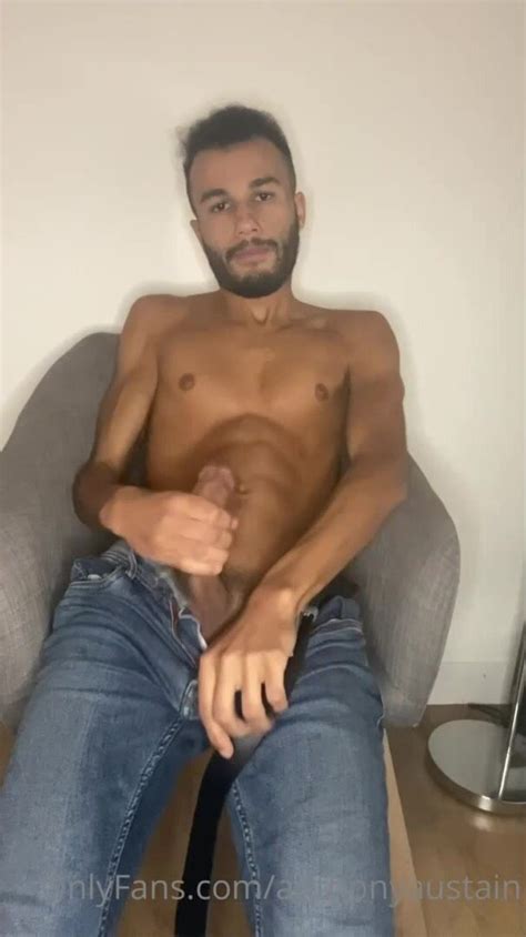 Sexy Guy Cums On Abs