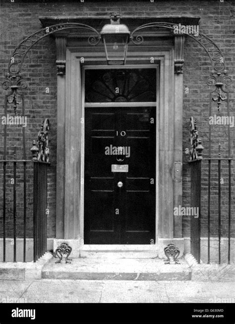 10 Downing Street The Door Of No 10 Downing Street London Official