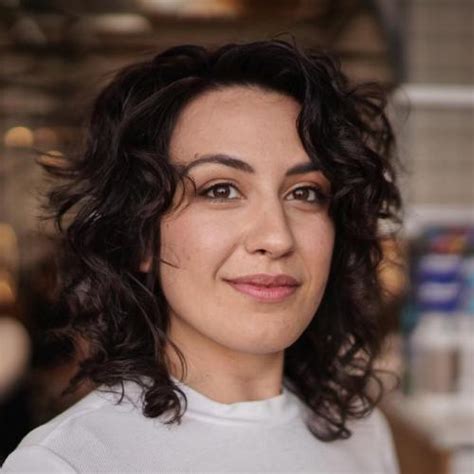 30 Best Medium Length Curly Hair Styles For 2025