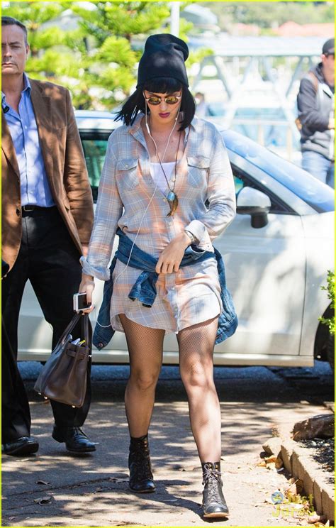 Full Sized Photo Of Katy Perry Miley Cyrus Kiss Tongue Infamous 21