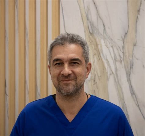 Д р Димитър Атанасов Зъболекар Стоматолог Имплантолог София Супердок