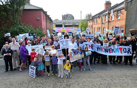 Протести по света срещу инсталации за горене на отпадъци За Земята