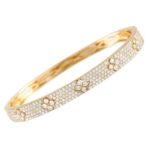 Lb Exclusive 18k Yellow Gold 40 Carat Diamond Bangle Bracelet For Sale