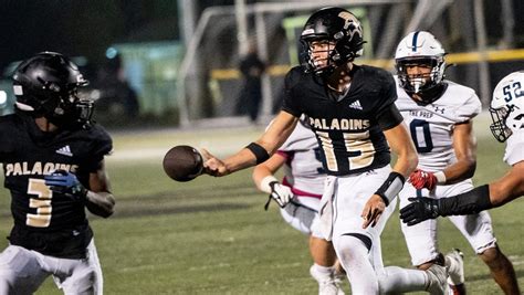 Paramus Catholic Nj Football Trying To Block Out The Noise
