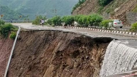 Badrinath Authorities Urges People To Be Patient Highway Blocked Due To Landslide