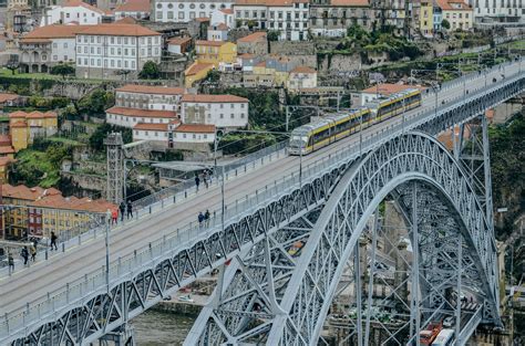 가로등 강 강철 다리 건축 관광 교통 구스타프 에펠 기차 기차 선로 다리 대도시 대중교통 도시 경관 도시