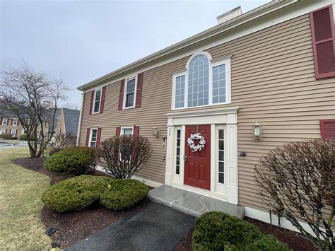28 Essex Green Ln Unit 28 Peabody Ma 01960 Condo For Rent In