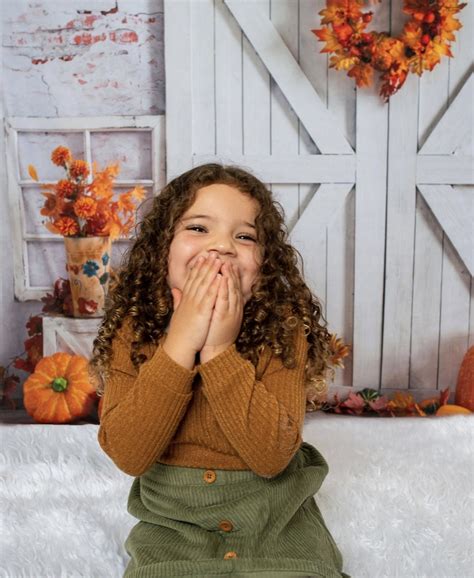 Nala Willow Model Folio