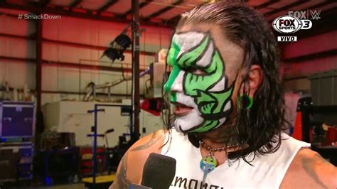 El Swanton Bomb De Jeff Hardy Sobre Randy Orton Desde Lo Alto Del Stage