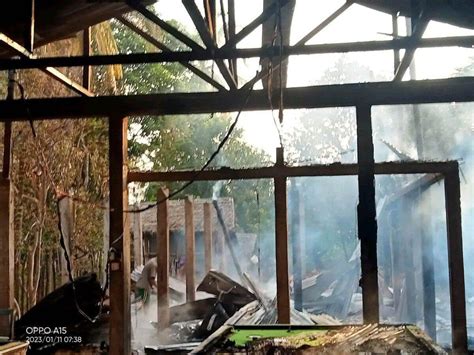 လောင်းလုံး၊ ဟင်းချိုတောရွာတွင် စစ်တပ်က ပြည်သူ့နေအိမ်များကို အကြောင်းမဲ့ မီးရှို့ဖျက်ဆီး Khit