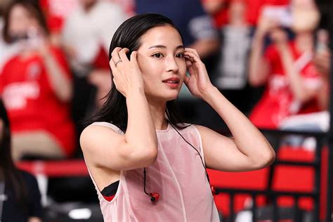 「全人類が惚れる！」バスケ日本戦に降臨した女優・広瀬すずがtl席巻 ワンピから覗く話題の足元は… The Answer