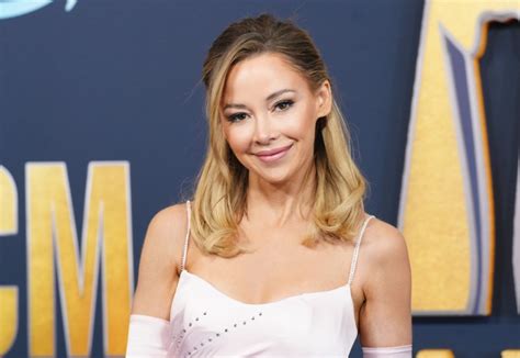 Celebrities With Cancer 2022 60 Photos Moonagedaydreamfilm